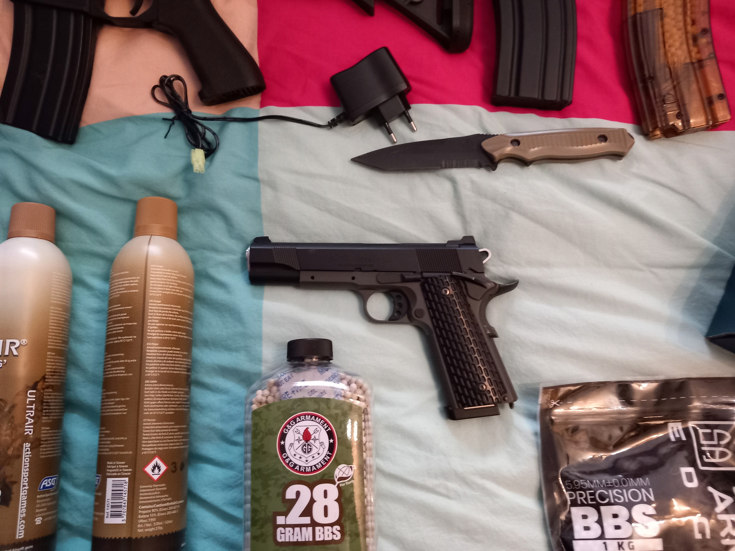 Alles mag weg wegens geen tijd meer - Airsoft Bazaar