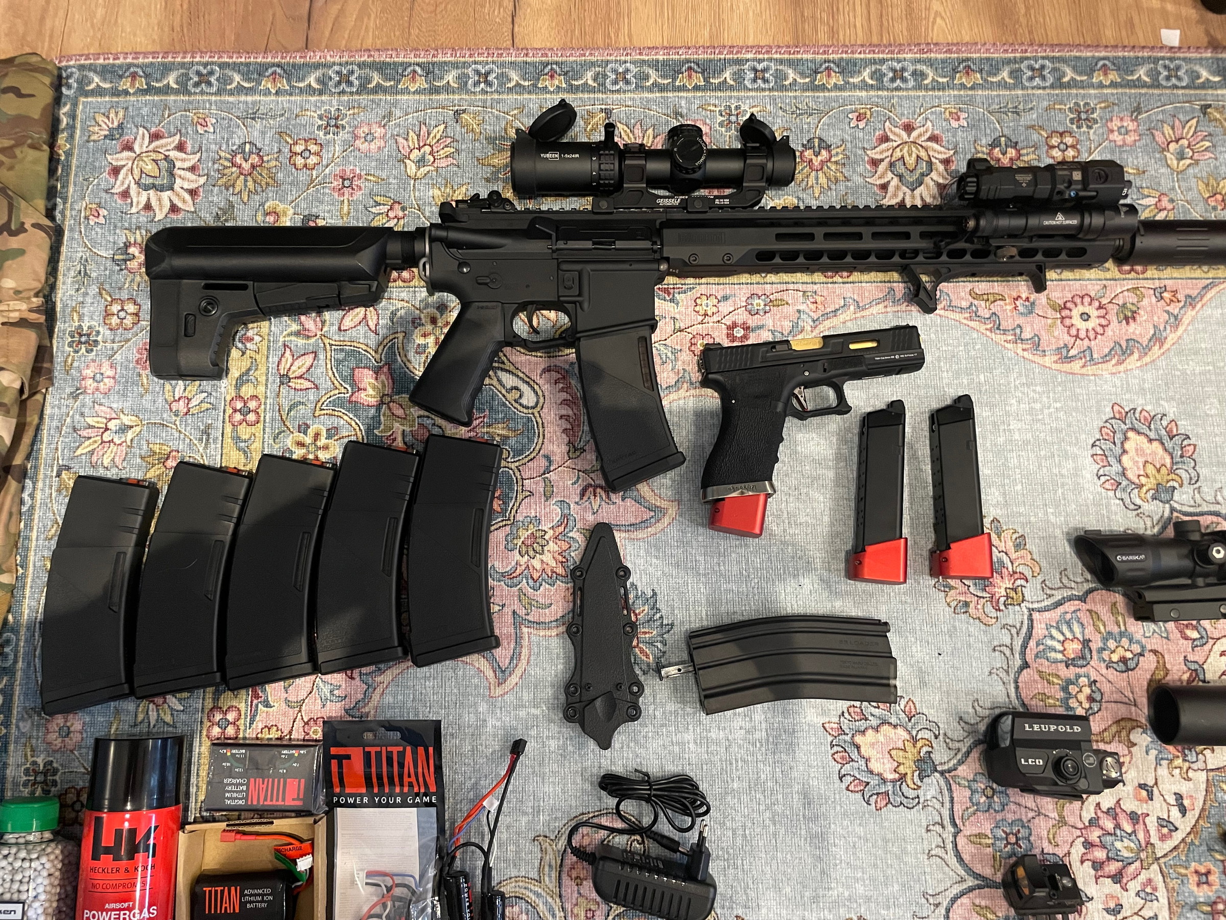 Complete airsoft set van kleding tot attachments - Airsoft Bazaar