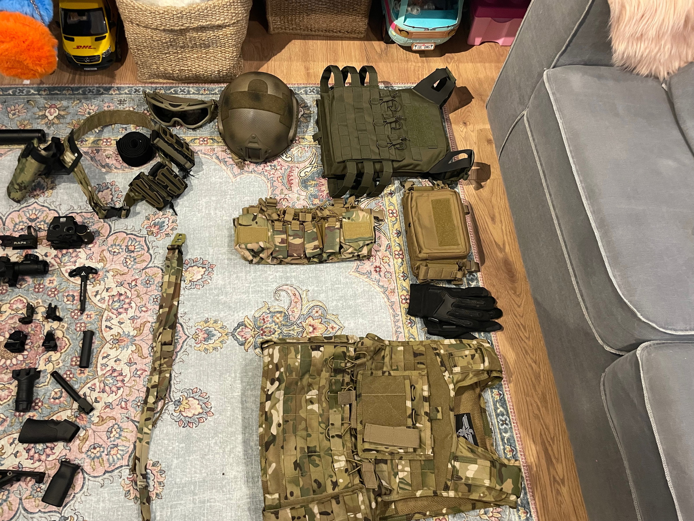 Complete airsoft set van kleding tot attachments - Airsoft Bazaar