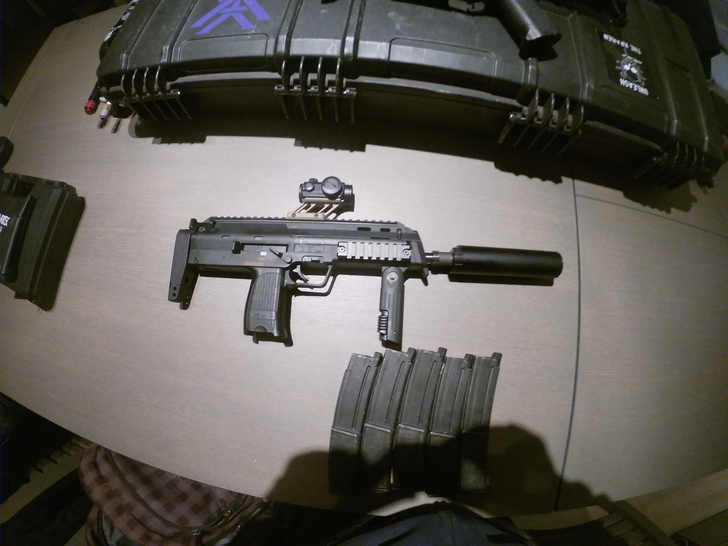 TM mp7 gbb met 5 mags, tracer en reddot - Airsoft Bazaar