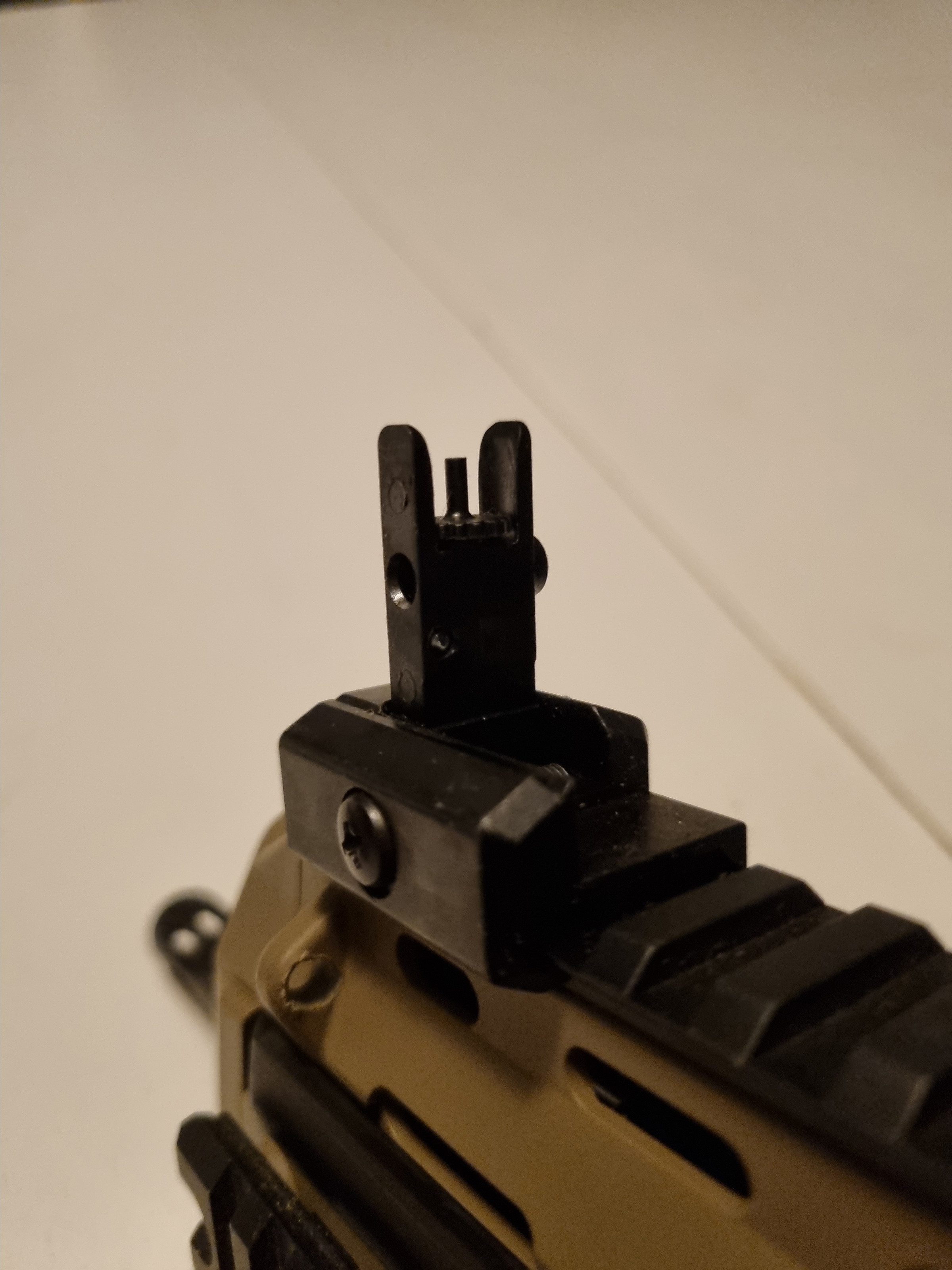 Tokyo Marui mp7a1 gbb + 3 mags - Airsoft Bazaar