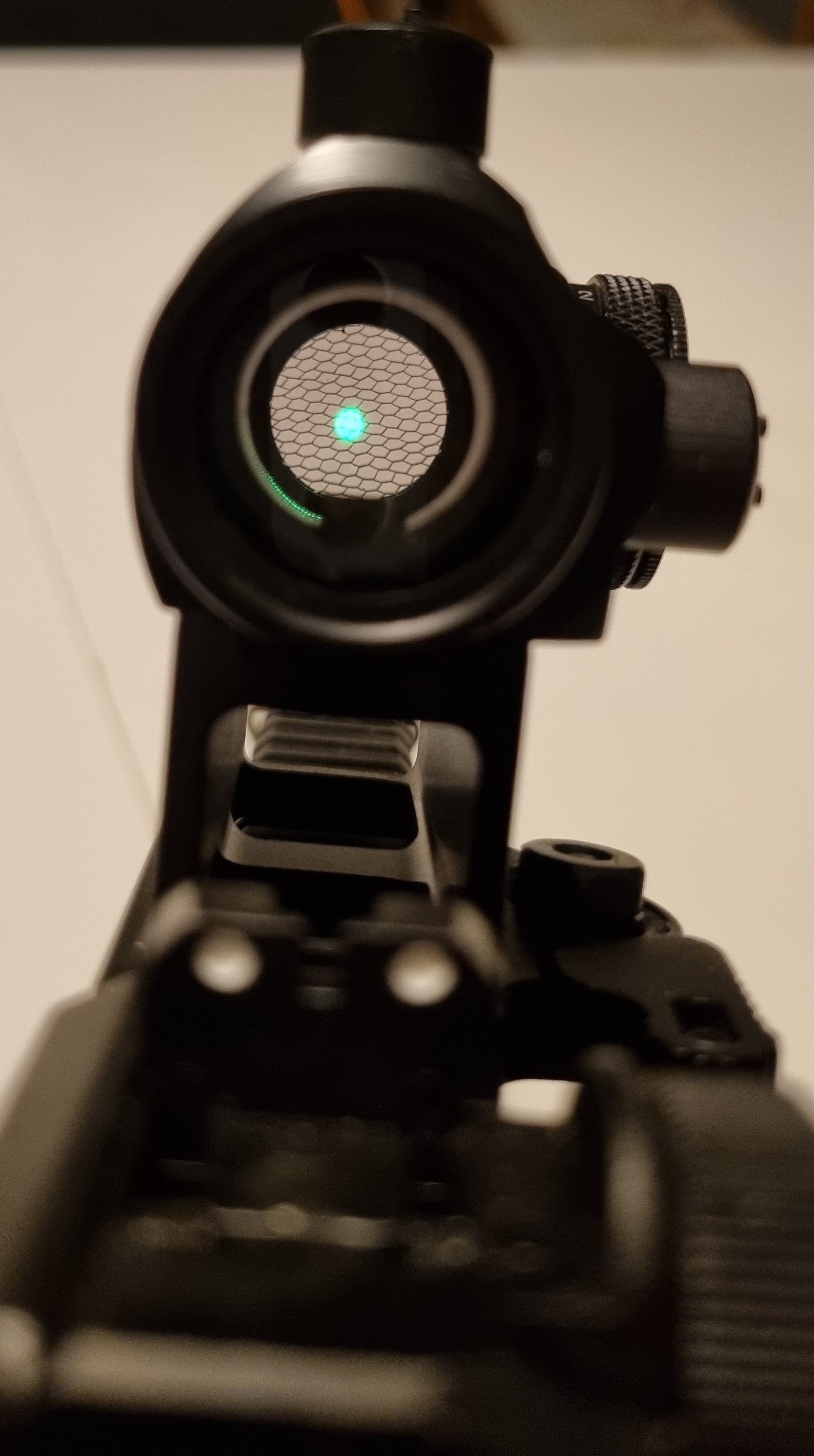 Tokyo Marui mp7a1 gbb + 3 mags - Airsoft Bazaar