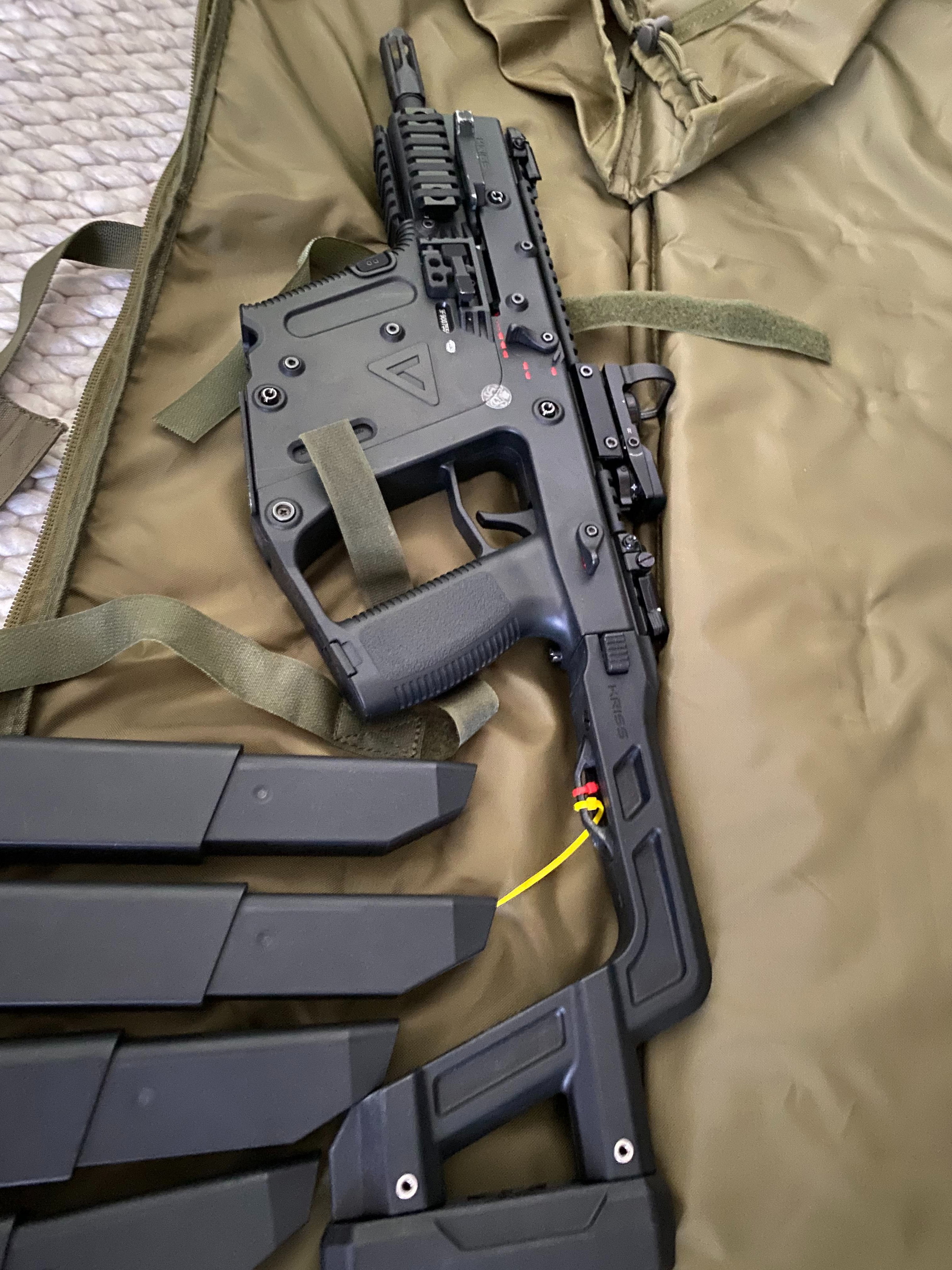 KRYTAC KRISS VECTOR + 5 MAGS + LiPo + OPTIC + BAG - Airsoft Bazaar