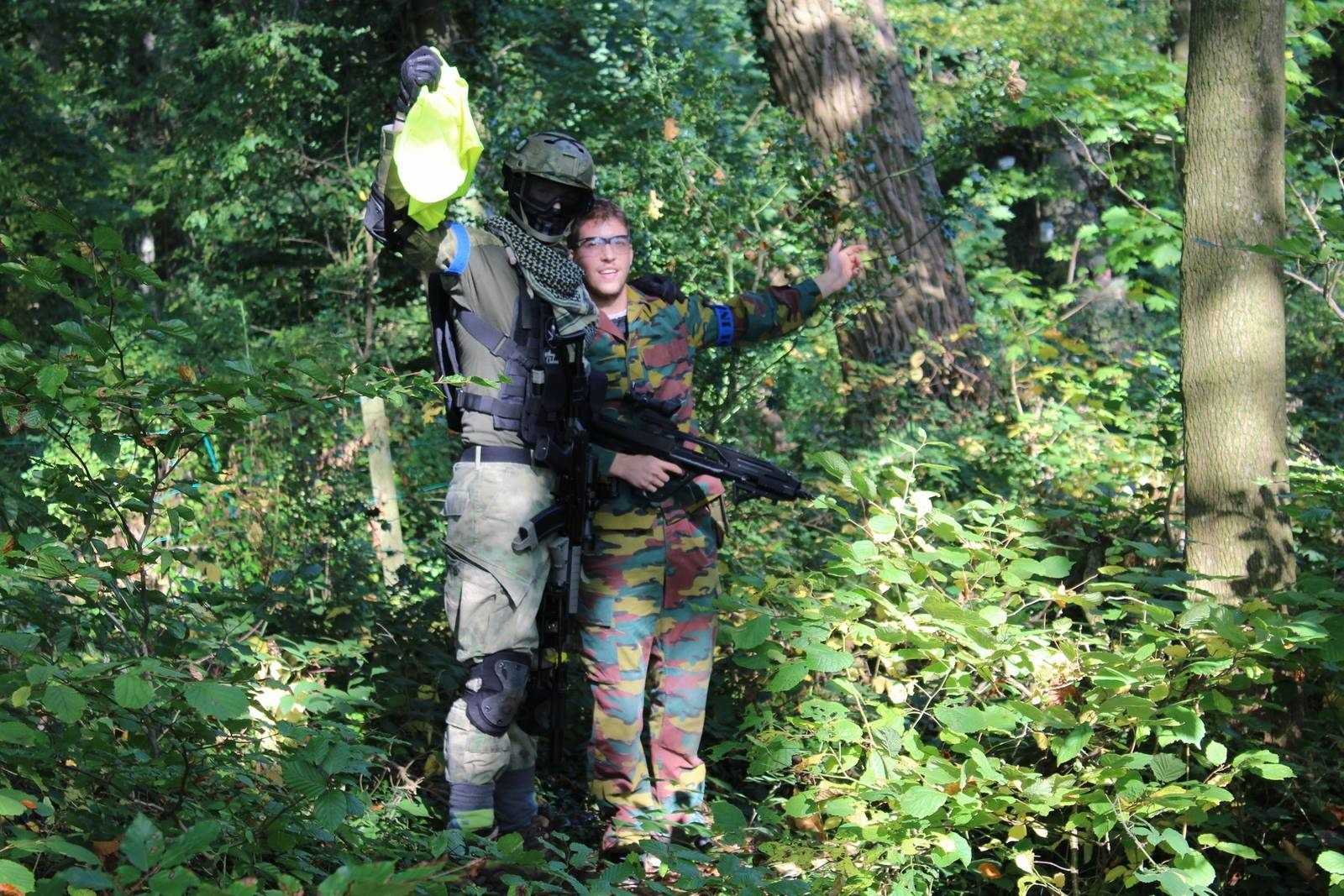 ICS Galil + Custom M4 + ACU UNIFORM SET AT FG incl accessoires ...