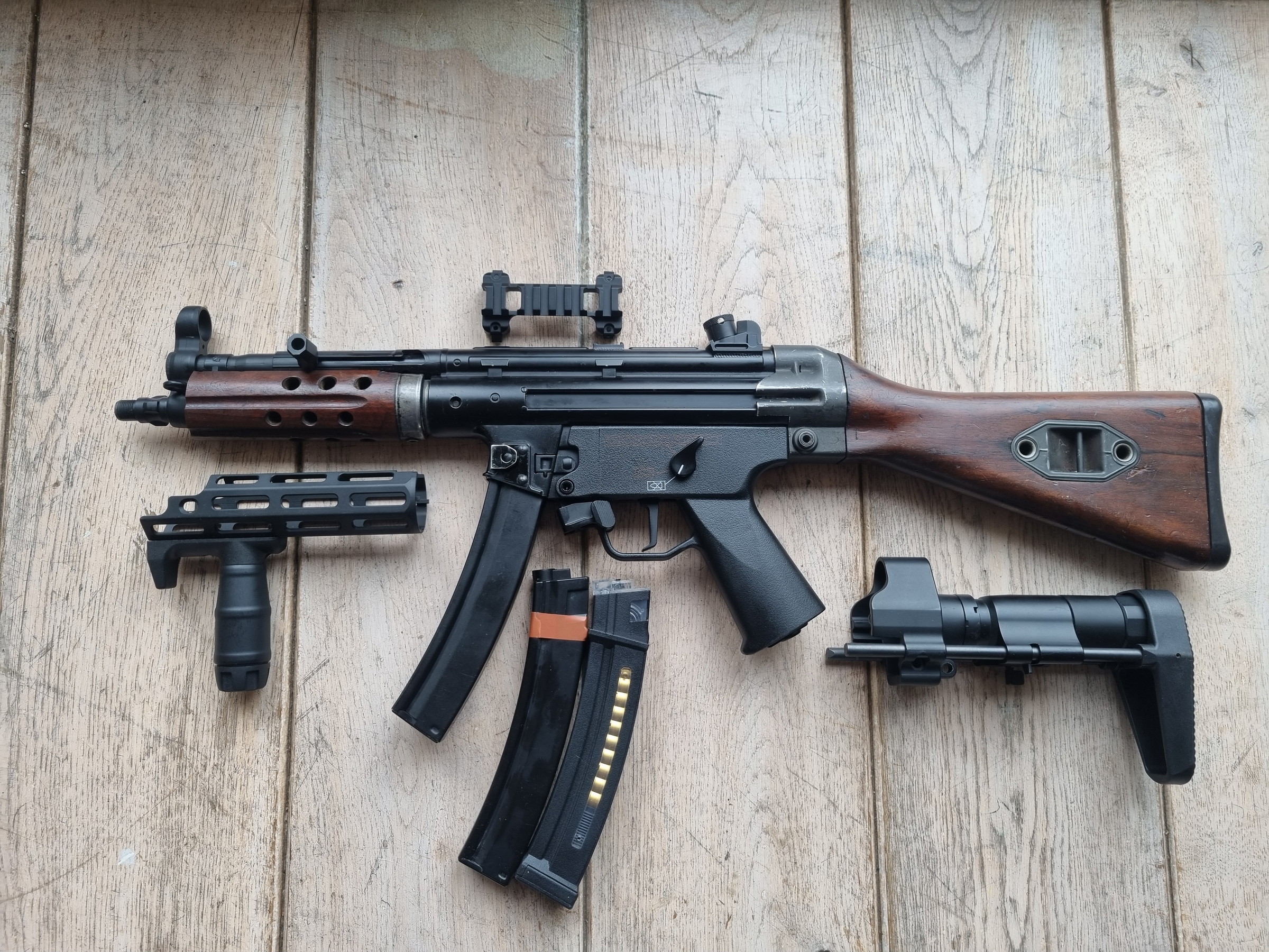 Custom houten Cyma platinum mp5 - Airsoft Bazaar