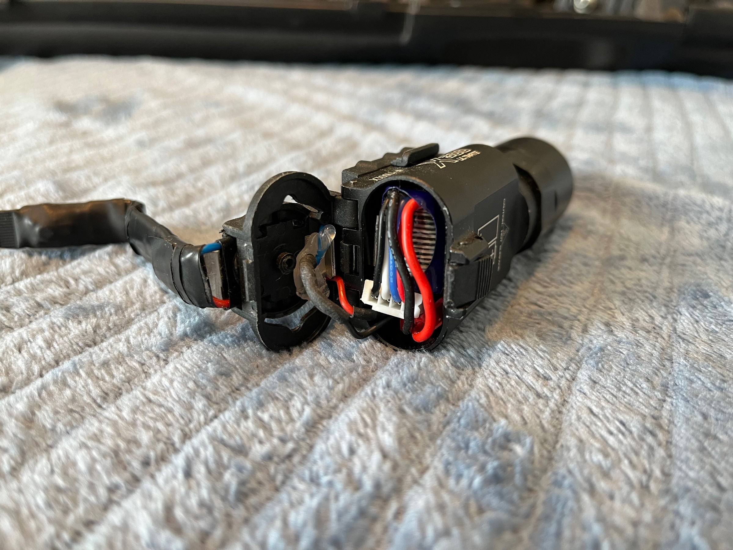 X300U-A Ultra repro surfire - Airsoft Bazaar