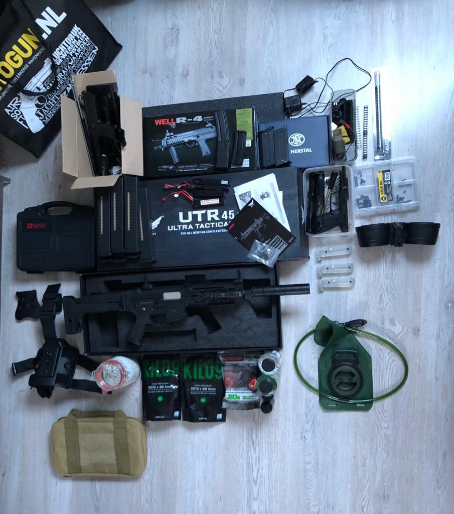 Airsoft verzameling Utr45, Arcturus dmr, ssg-10, ssg1, Fn Five seven ...