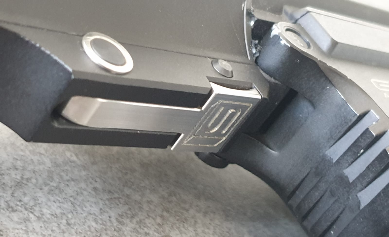 ARP 556 met G&P CQB SAI handguard en red dot - Airsoft Bazaar